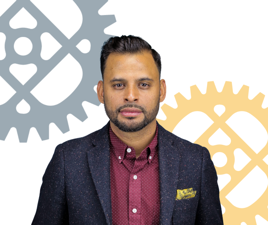 Behind the Board - Tomás Alvarez